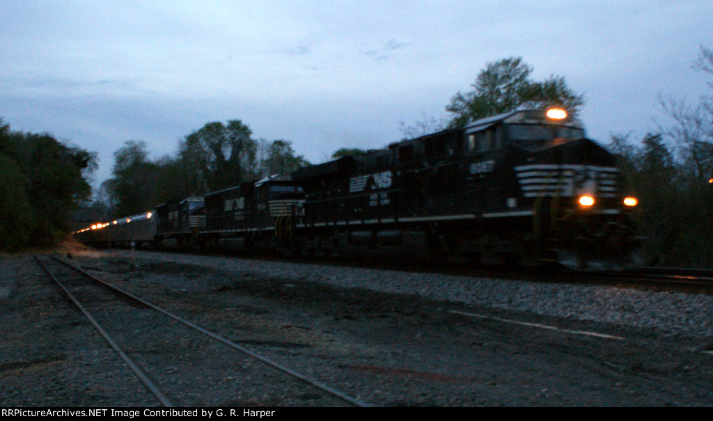 NS 8087 brings the RBBX Red Unit south. Red unit making jump from Fairfax, VA to Charleston, WV.